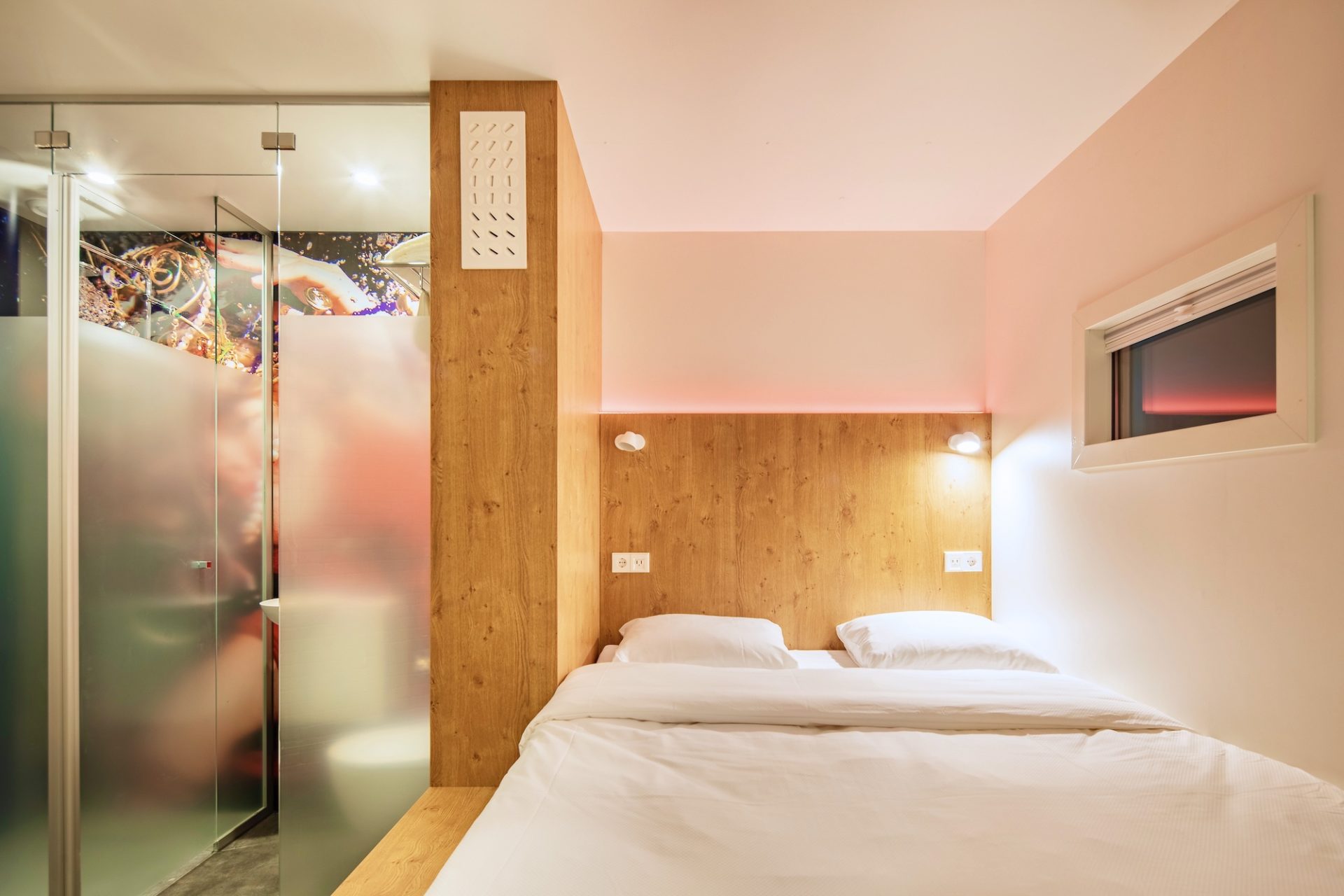 Affordable Hotel Rooms Amsterdam | Bunk Amsterdam noord