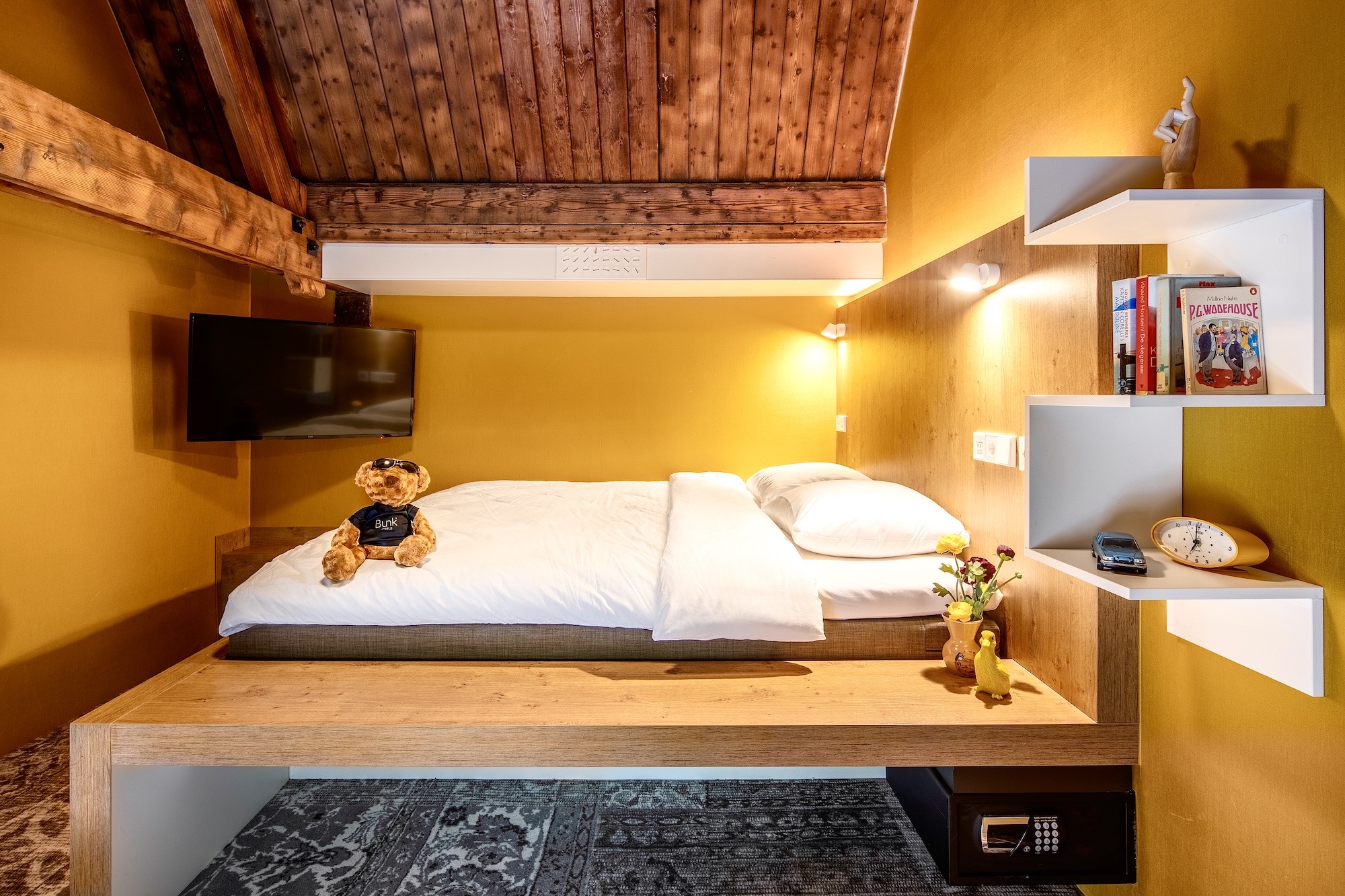 Bunk Hotels Amsterdam & Utrecht - Images and Photos